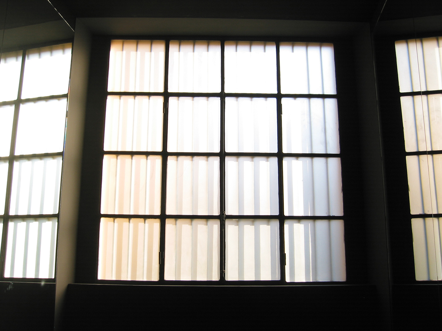 Infinite Cell – Alfredo Jaar