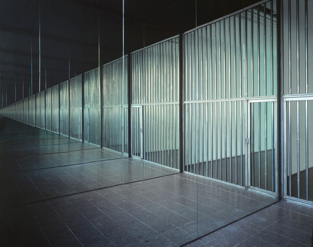 Infinite Cell – Alfredo Jaar